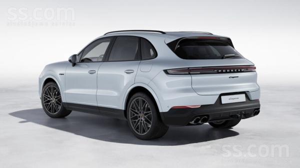 Pelēks Porsche Cayenne 2023 Rīga, ar dzinēja tilpumu 3.00 L un nobraukumu 8 tūkst. km par 89900 €, foto 4 vietnē AUTOMOTO.COM.LV