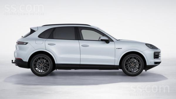 Pelēks Porsche Cayenne 2023 Rīga, ar dzinēja tilpumu 3.00 L un nobraukumu 8 tūkst. km par 89900 €, foto 7 vietnē AUTOMOTO.COM.LV
