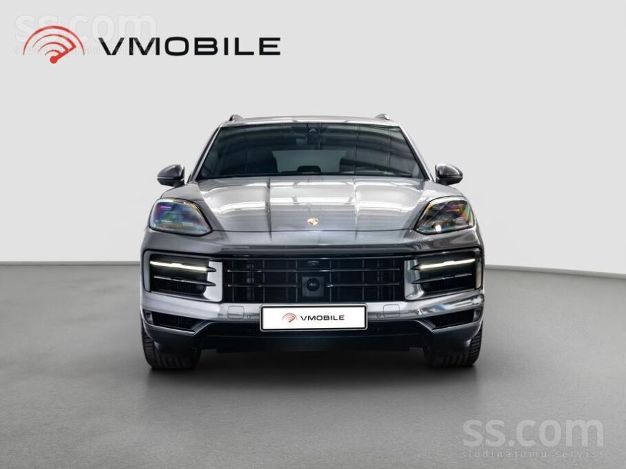 Grey Porsche Cayenne 2024 in Riga, with an engine capacity of 3.00 L and mileage of 44 thousand km for 98700 €, photo 4 on AUTOMOTO.COM.LV