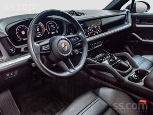 Grey Porsche Cayenne 2024 in Riga, with an engine capacity of 3.00 L and mileage of 44 thousand km for 98700 €, photo 8 on AUTOMOTO.COM.LV