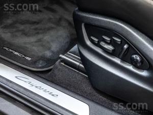 Grey Porsche Cayenne 2024 in Riga, with an engine capacity of 3.00 L and mileage of 44 thousand km for 98700 €, photo 13 on AUTOMOTO.COM.LV