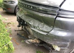 Pelēks Porsche Cayenne 2024 Viļņa, ar dzinēja tilpumu 3.00 L un nobraukumu 50 tūkst. km par 61710 €, foto 6 vietnē AUTOMOTO.COM.LV