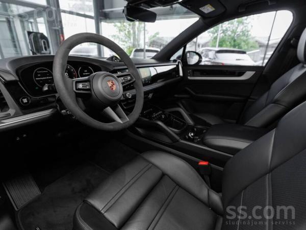 Pelēks Porsche Cayenne 2024 Rīga, ar dzinēja tilpumu 3.00 L un nobraukumu 17 tūkst. km par 98000 €, foto 4 vietnē AUTOMOTO.COM.LV