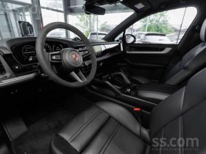 Grey Porsche Cayenne 2024 in Riga, with an engine capacity of 3.00 L and mileage of 17 thousand km for 98000 €, photo 5 on AUTOMOTO.COM.LV