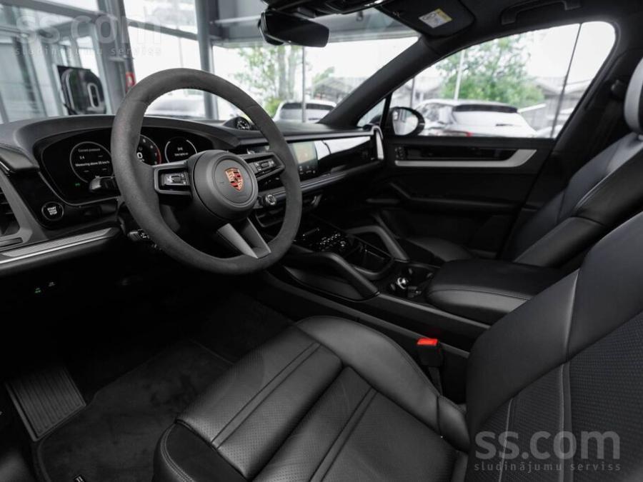 Grey Porsche Cayenne 2024 in Riga, with an engine capacity of 3.00 L and mileage of 17 thousand km for 98000 €, photo 5 on AUTOMOTO.COM.LV