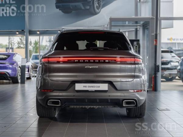 Pelēks Porsche Cayenne 2024 Rīga, ar dzinēja tilpumu 3.00 L un nobraukumu 17 tūkst. km par 98000 €, foto 6 vietnē AUTOMOTO.COM.LV