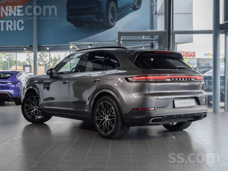 Grey Porsche Cayenne 2024 in Riga, with an engine capacity of 3.00 L and mileage of 17 thousand km for 98000 €, photo 11 on AUTOMOTO.COM.LV