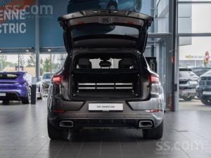 Grey Porsche Cayenne 2024 in Riga, with an engine capacity of 3.00 L and mileage of 17 thousand km for 98000 €, photo 16 on AUTOMOTO.COM.LV