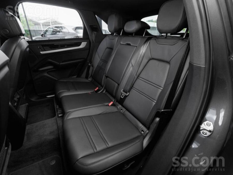 Grey Porsche Cayenne 2024 in Riga, with an engine capacity of 3.00 L and mileage of 17 thousand km for 98000 €, photo 22 on AUTOMOTO.COM.LV