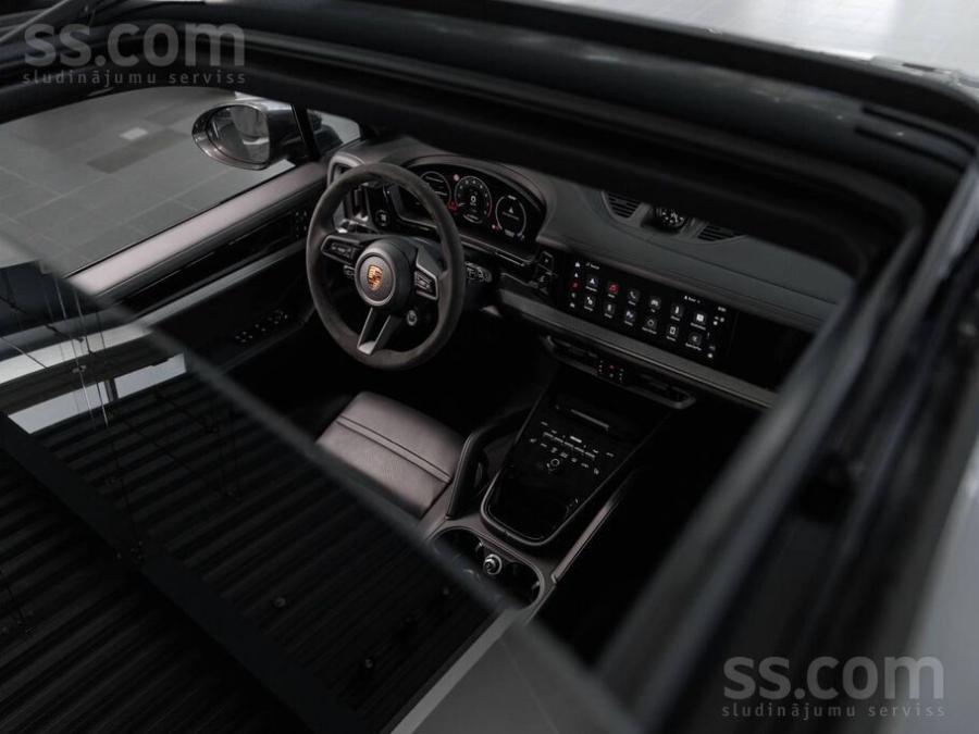Grey Porsche Cayenne 2024 in Riga, with an engine capacity of 3.00 L and mileage of 17 thousand km for 98000 €, photo 34 on AUTOMOTO.COM.LV