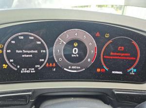 Grey Porsche Cayenne 2024 in Klaipeda, with an engine capacity of 3.00 L and mileage of 52 thousand km for 33750 €, photo 8 on AUTOMOTO.COM.LV