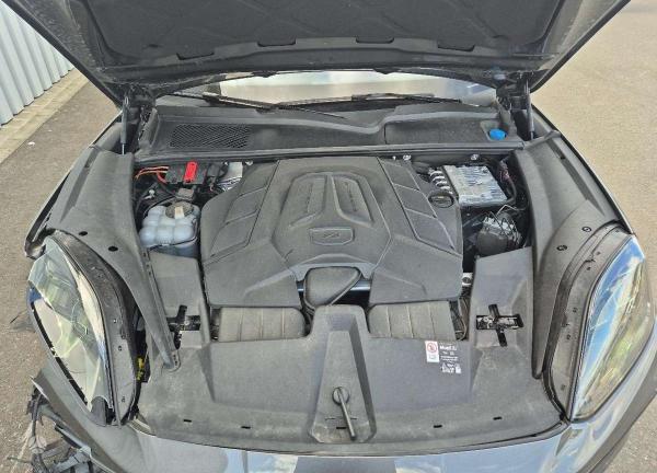 Grey Porsche Cayenne 2024 in Klaipeda, with an engine capacity of 3.00 L and mileage of 52 thousand km for 33750 €, photo 9 on AUTOMOTO.COM.LV