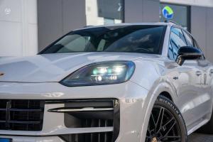 Grey Porsche Cayenne 2024 in Vilnius, with an engine capacity of 3.00 L and mileage of 90 thousand km for 91700 €, photo 12 on AUTOMOTO.COM.LV