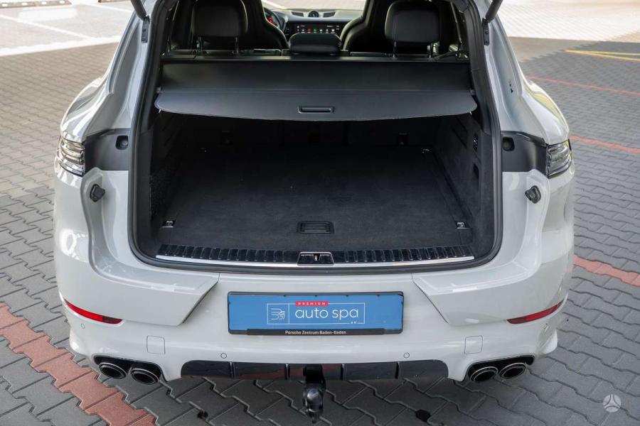 Grey Porsche Cayenne 2024 in Vilnius, with an engine capacity of 3.00 L and mileage of 90 thousand km for 91700 €, photo 29 on AUTOMOTO.COM.LV