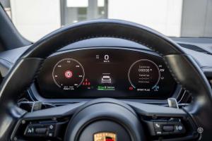 Grey Porsche Cayenne 2024 in Vilnius, with an engine capacity of 3.00 L and mileage of 90 thousand km for 91700 €, photo 31 on AUTOMOTO.COM.LV