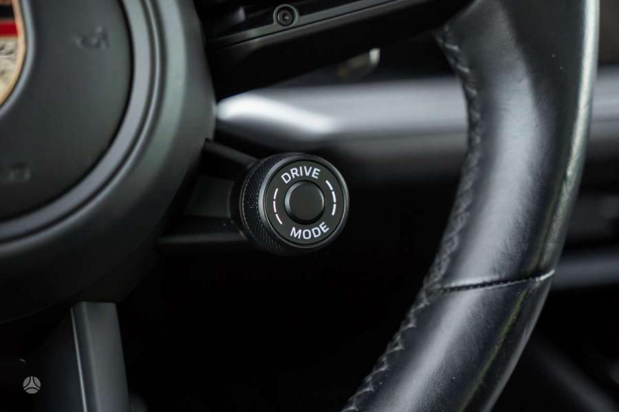 Grey Porsche Cayenne 2024 in Vilnius, with an engine capacity of 3.00 L and mileage of 90 thousand km for 91700 €, photo 34 on AUTOMOTO.COM.LV