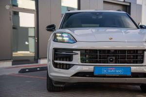 Grey Porsche Cayenne 2024 in Vilnius, with an engine capacity of 3.00 L and mileage of 90 thousand km for 91700 €, photo 38 on AUTOMOTO.COM.LV