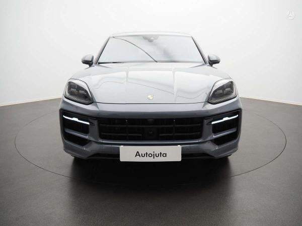 Grey Porsche Cayenne 2024 in Vilnius, with an engine capacity of 2.99 L and mileage of 63 thousand km for 99500 €, photo 3 on AUTOMOTO.COM.LV