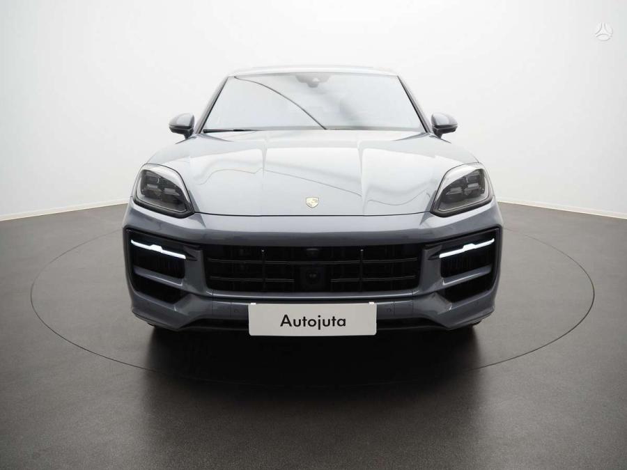 Pelēks Porsche Cayenne 2024 Viļņa, ar dzinēja tilpumu 2.99 L un nobraukumu 63 tūkst. km par 99500 €, foto 3 vietnē AUTOMOTO.COM.LV