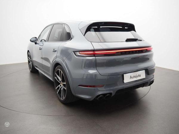 Grey Porsche Cayenne 2024 in Vilnius, with an engine capacity of 2.99 L and mileage of 63 thousand km for 99500 €, photo 7 on AUTOMOTO.COM.LV