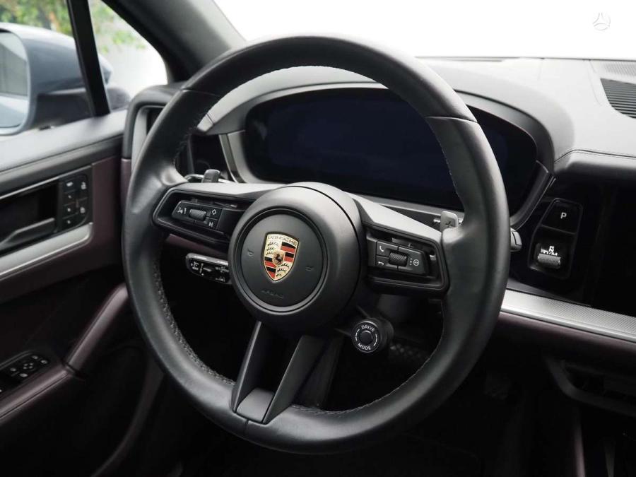 Pelēks Porsche Cayenne 2024 Viļņa, ar dzinēja tilpumu 2.99 L un nobraukumu 63 tūkst. km par 99500 €, foto 21 vietnē AUTOMOTO.COM.LV