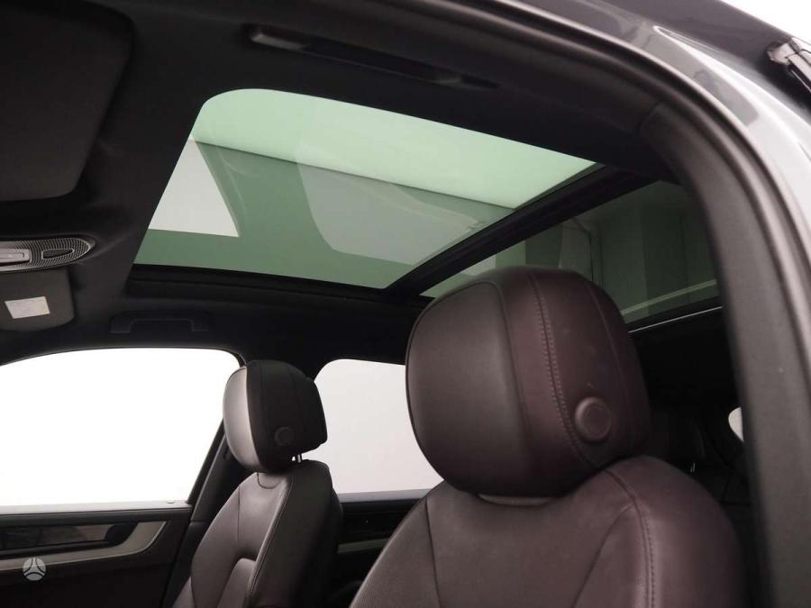 Pelēks Porsche Cayenne 2024 Viļņa, ar dzinēja tilpumu 2.99 L un nobraukumu 63 tūkst. km par 99500 €, foto 23 vietnē AUTOMOTO.COM.LV