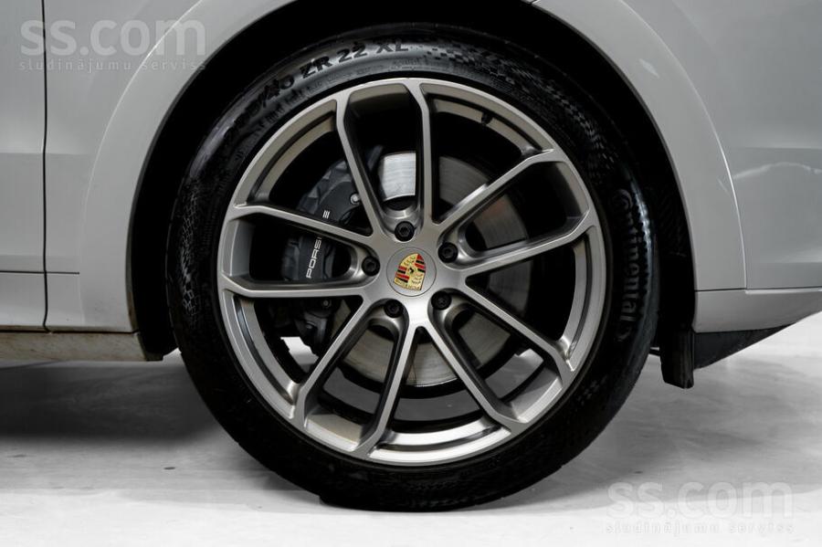 Pelēks Porsche Cayenne 2024 Rīga, ar dzinēja tilpumu 3.00 L un nobraukumu 53 tūkst. km par 110000 €, foto 8 vietnē AUTOMOTO.COM.LV