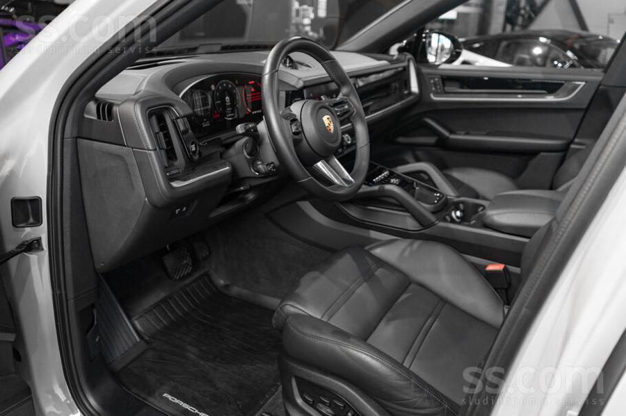 Pelēks Porsche Cayenne 2024 Rīga, ar dzinēja tilpumu 3.00 L un nobraukumu 53 tūkst. km par 110000 €, foto 10 vietnē AUTOMOTO.COM.LV
