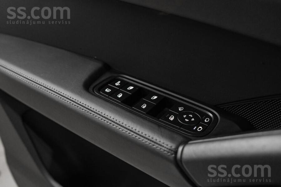 Pelēks Porsche Cayenne 2024 Rīga, ar dzinēja tilpumu 3.00 L un nobraukumu 53 tūkst. km par 110000 €, foto 18 vietnē AUTOMOTO.COM.LV