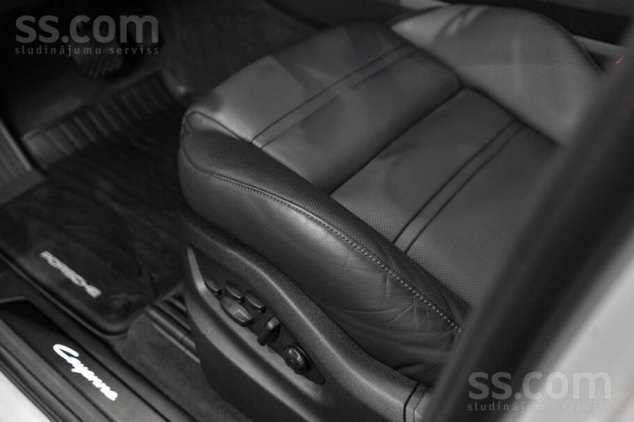 Pelēks Porsche Cayenne 2024 Rīga, ar dzinēja tilpumu 3.00 L un nobraukumu 53 tūkst. km par 110000 €, foto 21 vietnē AUTOMOTO.COM.LV
