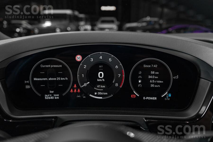 Pelēks Porsche Cayenne 2024 Rīga, ar dzinēja tilpumu 3.00 L un nobraukumu 53 tūkst. km par 110000 €, foto 24 vietnē AUTOMOTO.COM.LV