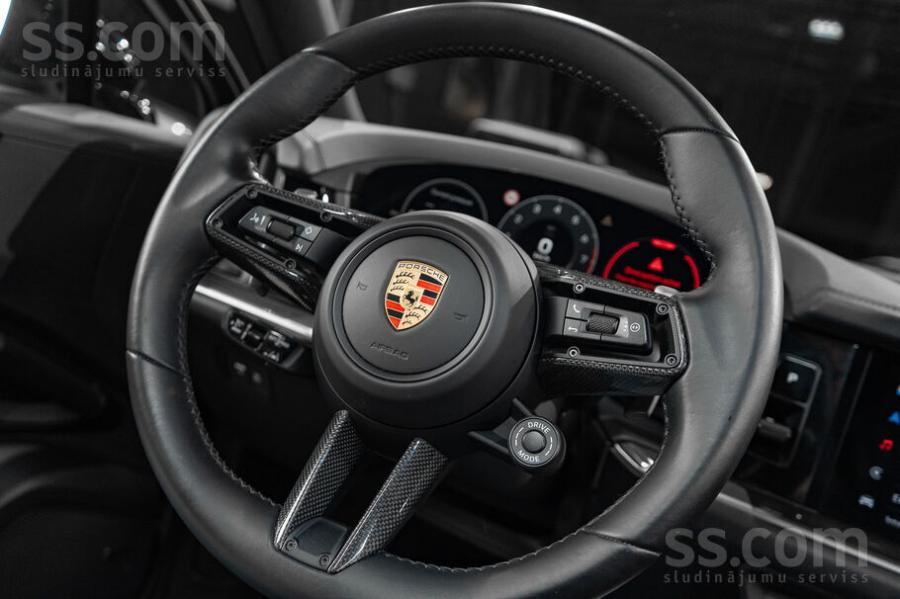 Pelēks Porsche Cayenne 2024 Rīga, ar dzinēja tilpumu 3.00 L un nobraukumu 53 tūkst. km par 110000 €, foto 25 vietnē AUTOMOTO.COM.LV