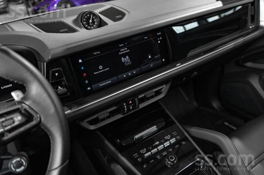 Pelēks Porsche Cayenne 2024 Rīga, ar dzinēja tilpumu 3.00 L un nobraukumu 53 tūkst. km par 110000 €, foto 29 vietnē AUTOMOTO.COM.LV