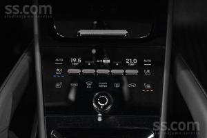 Pelēks Porsche Cayenne 2024 Rīga, ar dzinēja tilpumu 3.00 L un nobraukumu 53 tūkst. km par 110000 €, foto 33 vietnē AUTOMOTO.COM.LV