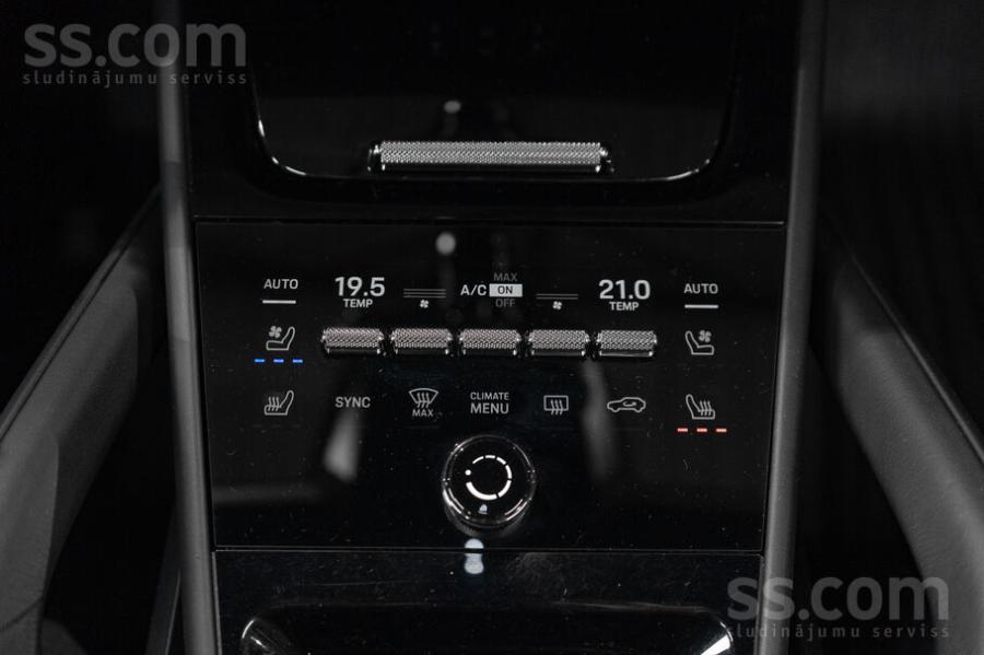 Pelēks Porsche Cayenne 2024 Rīga, ar dzinēja tilpumu 3.00 L un nobraukumu 53 tūkst. km par 110000 €, foto 33 vietnē AUTOMOTO.COM.LV