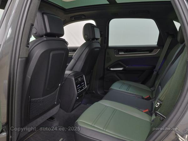 Pelēks Porsche Cayenne 2025 Tallina, ar dzinēja tilpumu 3.00 L un nobraukumu 8 tūkst. km par 129000 €, foto 11 vietnē AUTOMOTO.COM.LV