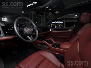 Pelēks Porsche Cayenne 2025 Rīga, ar dzinēja tilpumu 3.00 L un nobraukumu 8 tūkst. km par 105900 €, foto 5 vietnē AUTOMOTO.COM.LV