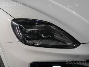 Pelēks Porsche Cayenne 2025 Rīga, ar dzinēja tilpumu 3.00 L un nobraukumu 8 tūkst. km par 105900 €, foto 11 vietnē AUTOMOTO.COM.LV