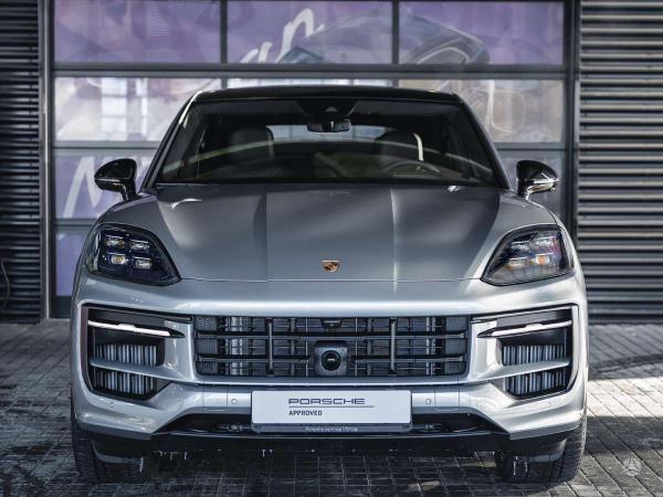 Grey Porsche Cayenne 2025 in Vilnius, with an engine capacity of 3.00 L and mileage of 2 thousand km for 132925 €, photo 8 on AUTOMOTO.COM.LV