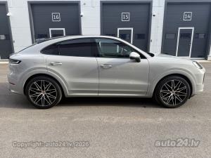 Pelēks Porsche Cayenne 2025 Tallina, ar dzinēja tilpumu 3.00 L un nobraukumu 11 tūkst. km par 135900 €, foto 8 vietnē AUTOMOTO.COM.LV