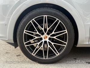 Pelēks Porsche Cayenne 2025 Tallina, ar dzinēja tilpumu 3.00 L un nobraukumu 11 tūkst. km par 135900 €, foto 9 vietnē AUTOMOTO.COM.LV