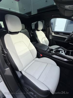Pelēks Porsche Cayenne 2025 Tallina, ar dzinēja tilpumu 3.00 L un nobraukumu 11 tūkst. km par 135900 €, foto 16 vietnē AUTOMOTO.COM.LV