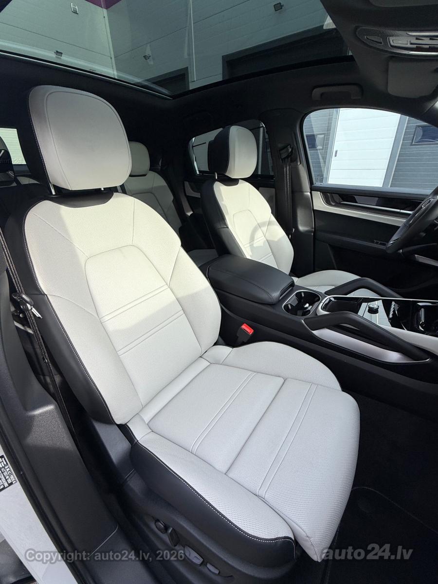 Pelēks Porsche Cayenne 2025 Tallina, ar dzinēja tilpumu 3.00 L un nobraukumu 11 tūkst. km par 135900 €, foto 16 vietnē AUTOMOTO.COM.LV