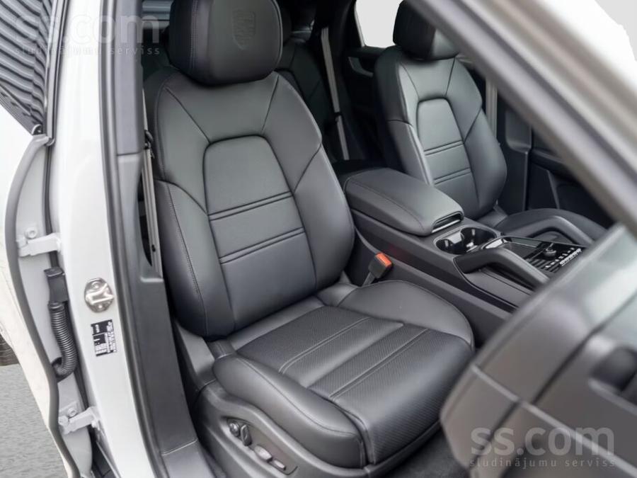 Pelēks Porsche Cayenne 2025 Rīga, ar dzinēja tilpumu 4.00 L un nobraukumu 10 tūkst. km par 141290 €, foto 6 vietnē AUTOMOTO.COM.LV