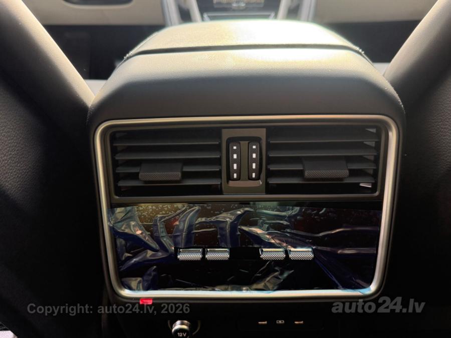 Grey Porsche Cayenne 2025 in Tallinn, with an engine capacity of 3.00 L and mileage of 13 thousand km for 134900 €, photo 23 on AUTOMOTO.COM.LV