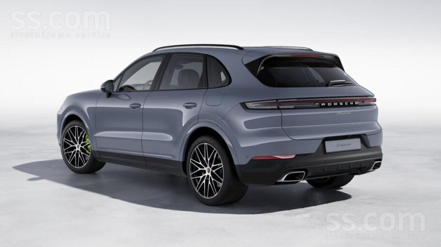Pelēks Porsche Cayenne 2025 Rīga, ar dzinēja tilpumu 3.00 L un nobraukumu 22 tūkst. km par 96000 €, foto 4 vietnē AUTOMOTO.COM.LV