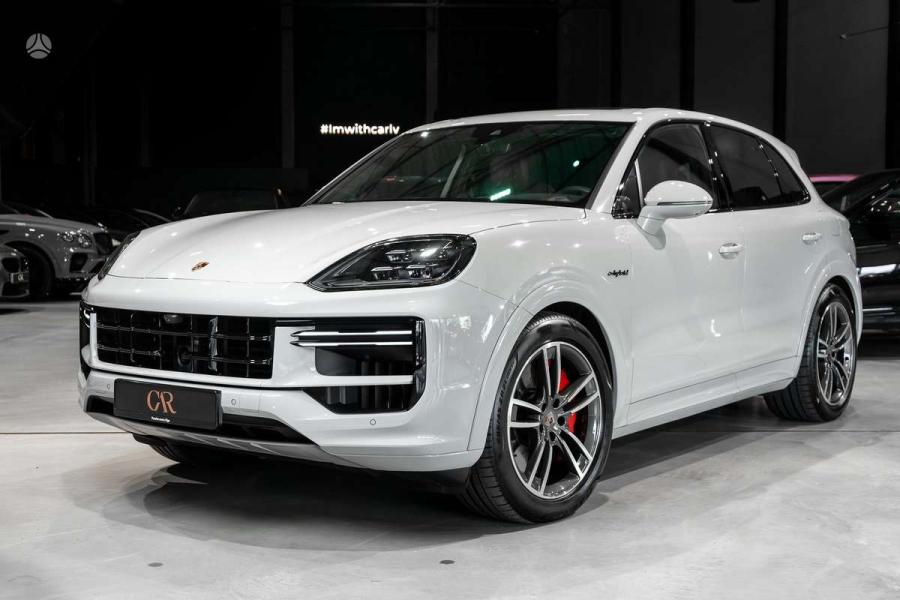 Grey Porsche Cayenne 2025 in Riga, with an engine capacity of 4.00 L and mileage of 24 thousand km for 169900 €, photo 1 on AUTOMOTO.COM.LV