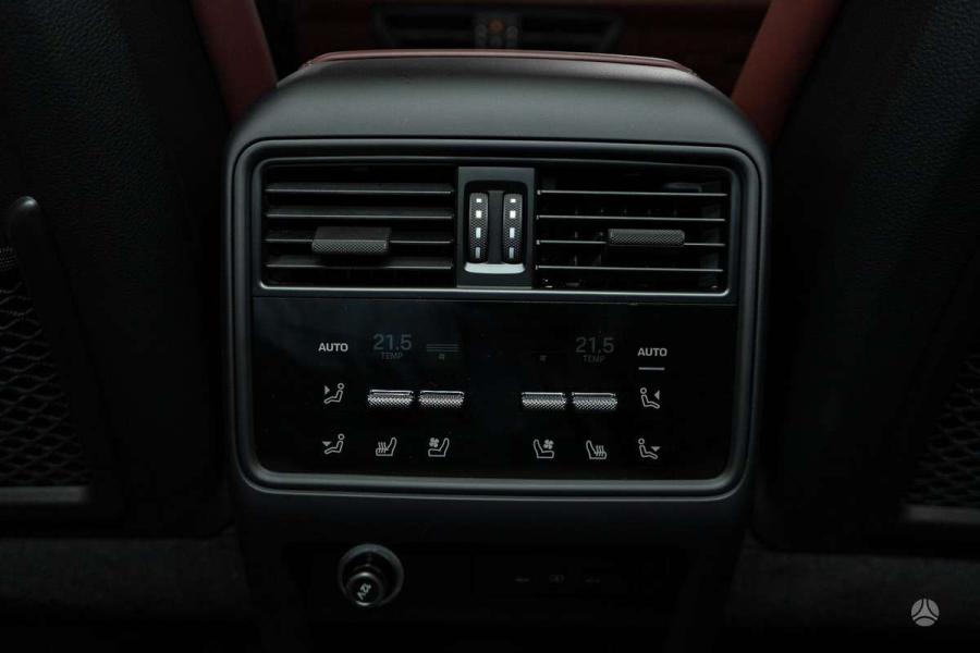 Grey Porsche Cayenne 2025 in Riga, with an engine capacity of 4.00 L and mileage of 24 thousand km for 169900 €, photo 16 on AUTOMOTO.COM.LV