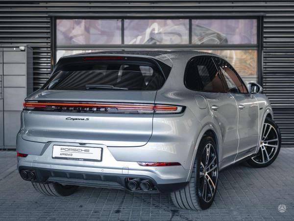 Pelēks Porsche Cayenne 2025 Viļņa, ar dzinēja tilpumu 3.00 L un nobraukumu 6 tūkst. km par 119509 €, foto 5 vietnē AUTOMOTO.COM.LV