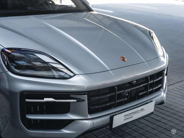 Pelēks Porsche Cayenne 2025 Viļņa, ar dzinēja tilpumu 3.00 L un nobraukumu 6 tūkst. km par 119509 €, foto 9 vietnē AUTOMOTO.COM.LV